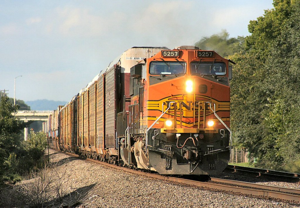 BNSF 5257